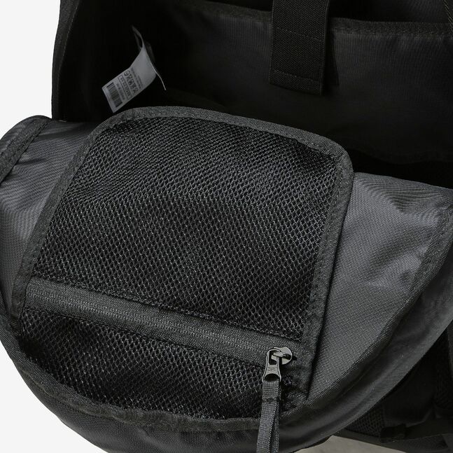 Lock-up string backpack